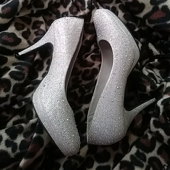 Silver Slipper | Shoes | Silver Bedazzled Shoes | Poshmark